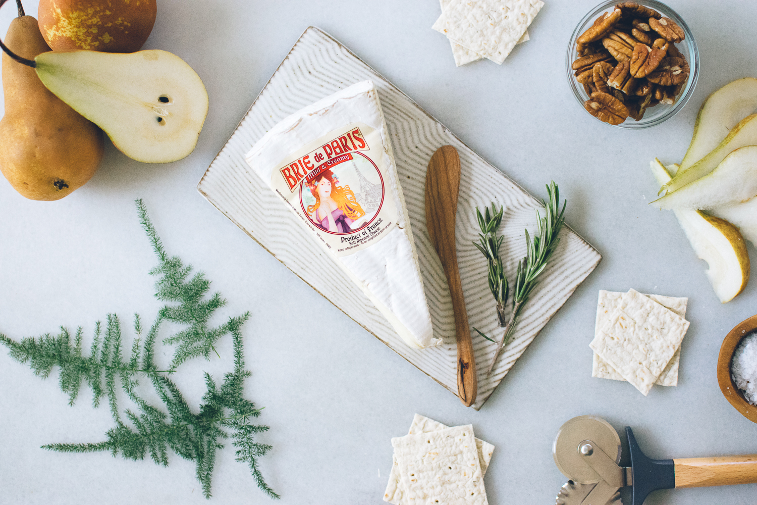 BAKED BRIE, ROSEMARY & CARAMELIZED PEAR CANAPÉS. | Kale & Caramel