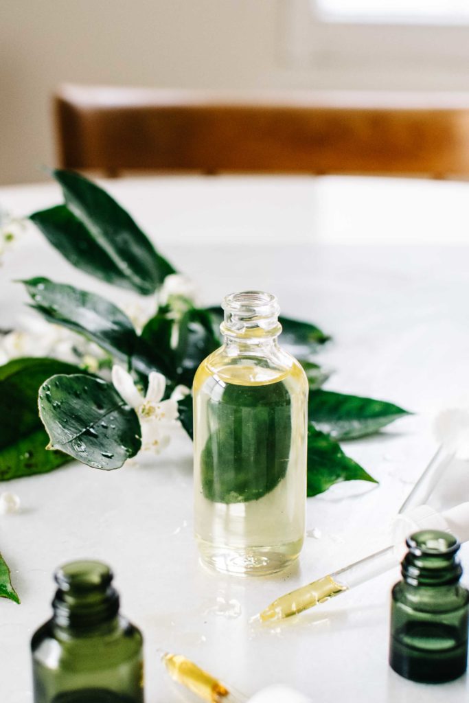 HOW TO USE NATURAL OILS TO MOISTURIZE FACE & BODY. | Kale & Caramel